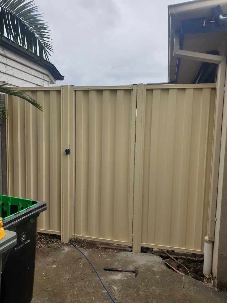 2.1 Colorbond plus Single Gate - Anjo's Fencing