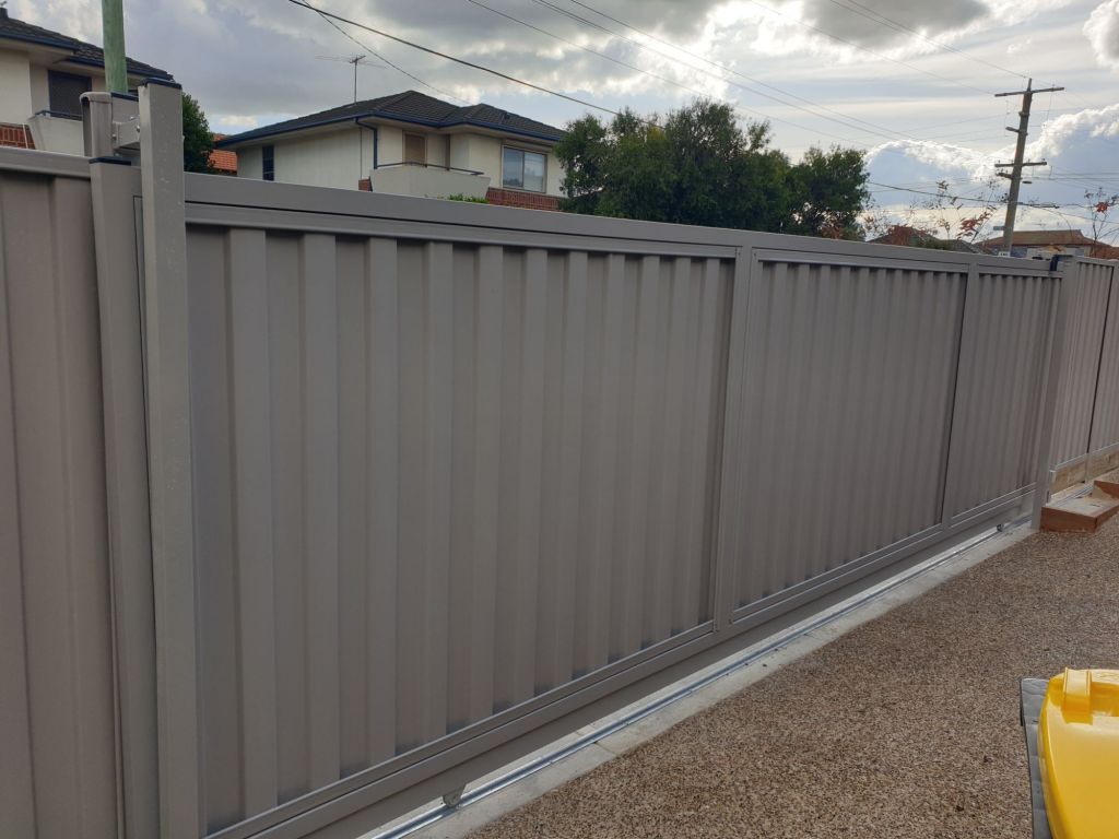 Colorbond sliding gates - Anjo's Fencing